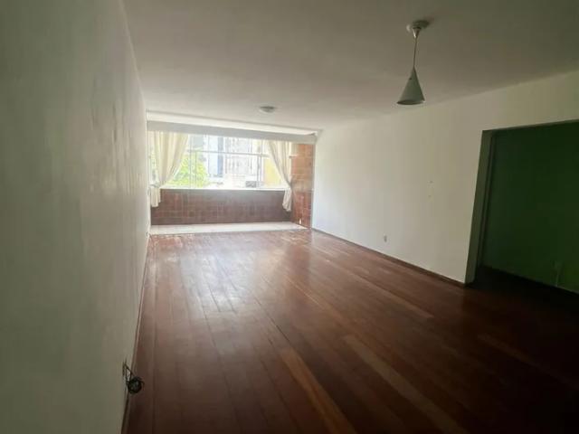 Apartamento com 3 Quartos e 3 banheiros à Venda, 123 m² por R$ 490.000