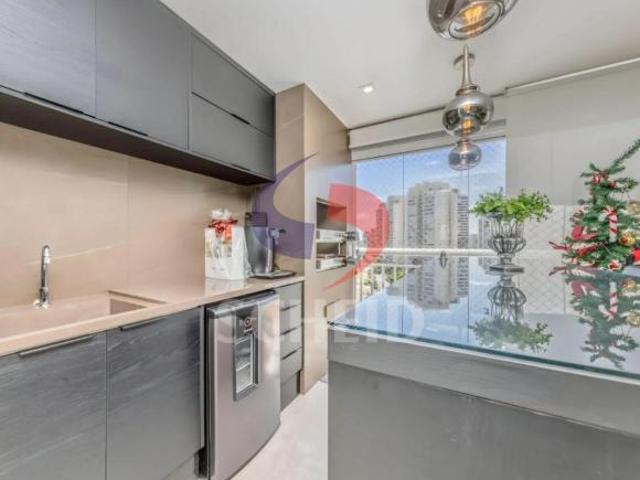 Apartamento com 3 Quartos e 3 banheiros à Venda, 128 m²