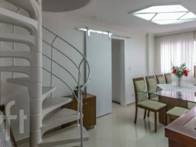 Apartamento com 3 Quartos e 3 banheiros à Venda, 129 m² por R$ 639.000