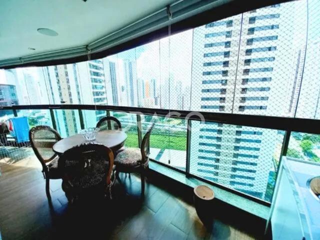 Apartamento com 3 Quartos e 3 banheiros à Venda, 132 m² por R$ 1.500.000