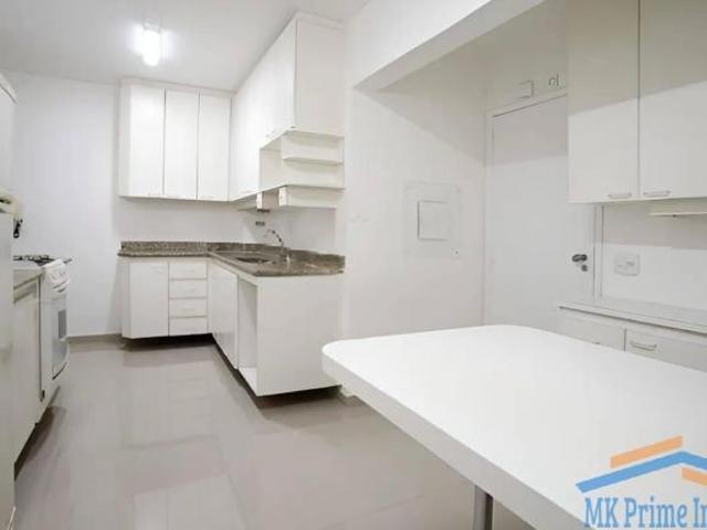 Apartamento com 3 Quartos e 3 banheiros à Venda, 134m² por R$ 1.600.000,00