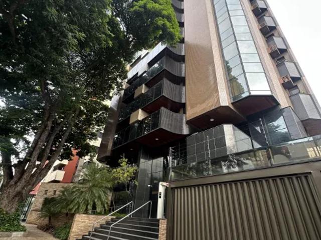 Apartamento com 3 Quartos e 3 banheiros à Venda, 135 m² por R$ 948.000