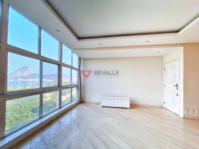 Apartamento com 3 Quartos e 3 banheiros à Venda, 136 m² por R$ 1.945.000