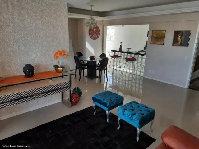 Apartamento com 3 Quartos e 3 banheiros à Venda, 140 m² por R$ 520.000