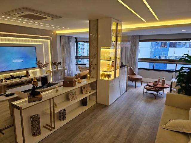 Apartamento com 3 Quartos e 3 banheiros à Venda, 150 m² por R$ 1.500.000