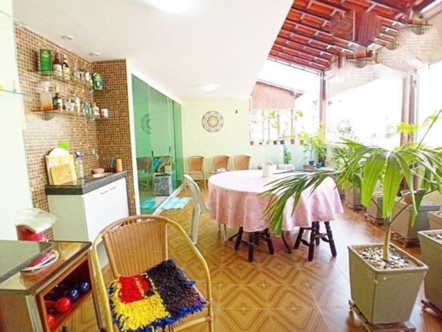 Apartamento com 3 Quartos e 3 banheiros à Venda, 158 m² por R$ 530.000