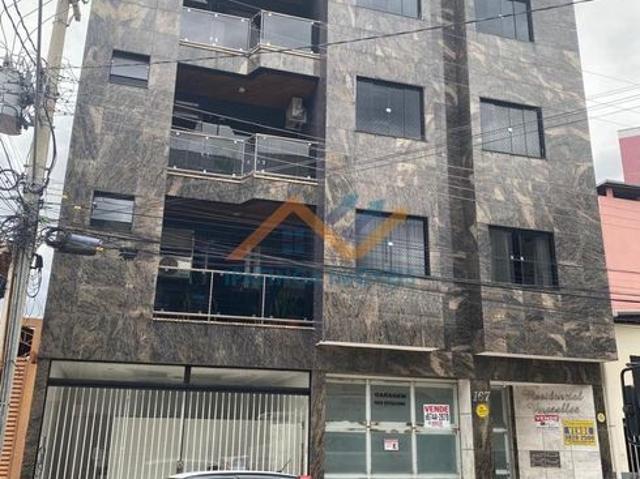 Apartamento com 3 Quartos e 3 banheiros à Venda, 160 m² por R$ 480.000