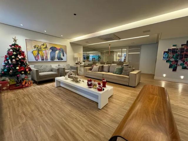 Apartamento com 3 Quartos e 3 banheiros à Venda, 204 m² por R$ 2.680.000