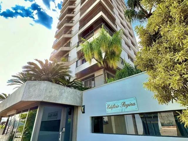Apartamento com 3 Quartos e 3 banheiros à Venda, 205 m² por R$ 1.000.000