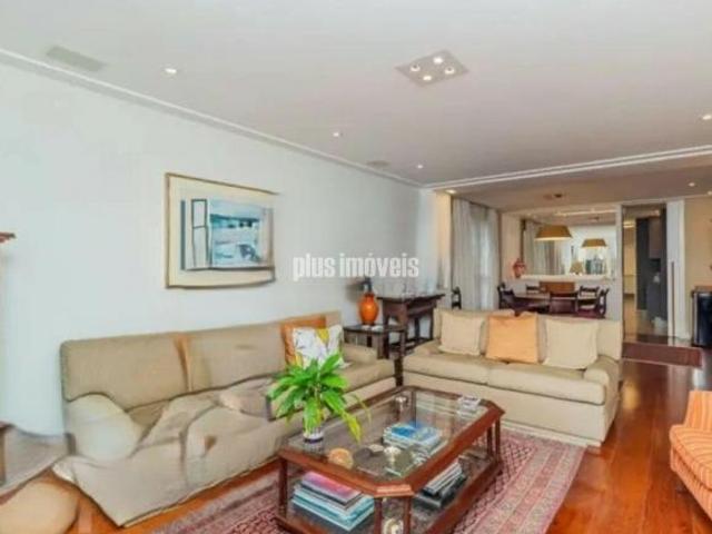 Apartamento com 3 Quartos e 3 banheiros à Venda, 207 m² por R$ 2.200.000