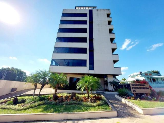 Apartamento com 3 Quartos e 3 banheiros à Venda, 210 m² por R$ 1.115.000