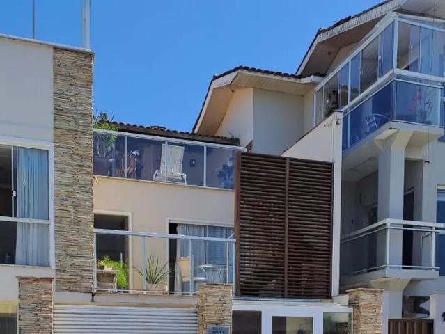 Apartamento com 3 Quartos e 3 banheiros à Venda, 250 m² por R$ 1.200.000