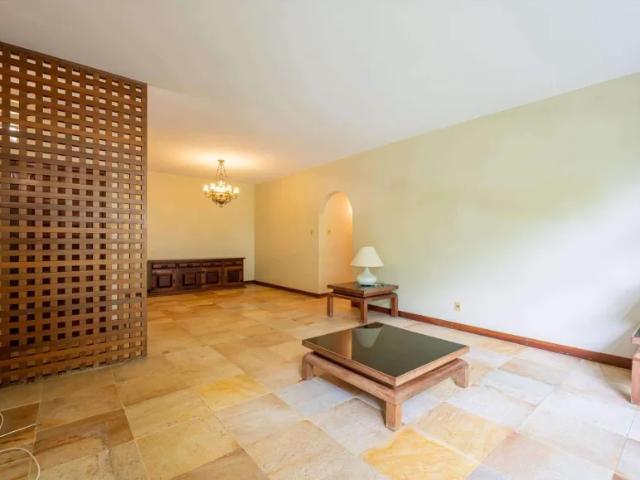Apartamento com 3 Quartos e 3 banheiros para Alugar, 164 m² por R$ 6.100/Mês