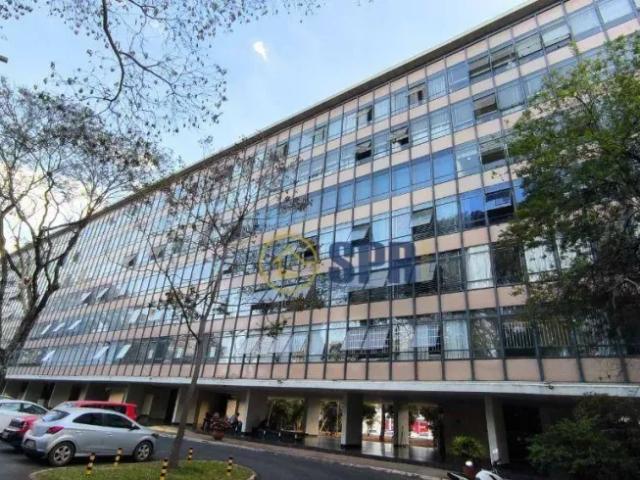 Apartamento com 3 Quartos e 3 banheiros para Alugar, 160 m² por R$ 6.700/Mês