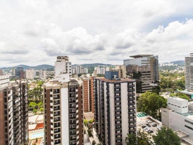 Apartamento com 3 quartos e 107 m² à venda em Alphaville