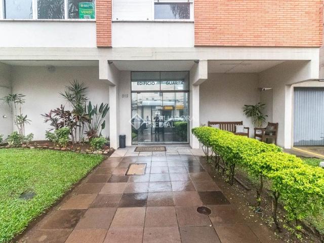 Apartamento com 3 quartos e 103m² para alugar em Floresta, Porto Alegre