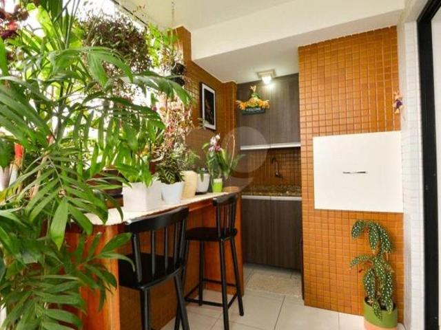Apartamento com 3 quartos e 116 m² à venda em Ahú
