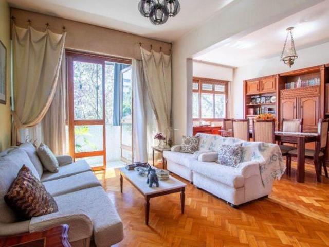 Apartamento com 3 quartos e 116m² à venda em Petrópolis, Porto Alegre. Rua General Souza Doca, Petró