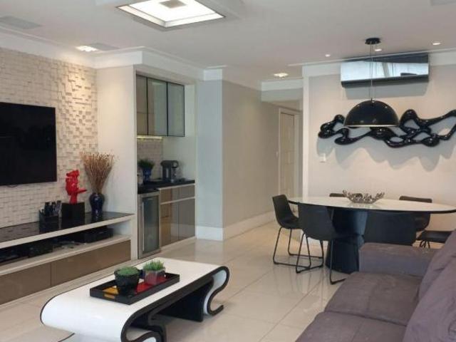 Apartamento com 3 quartos e 110 m² à venda, bairro do Gonzaga, em Santos SP
