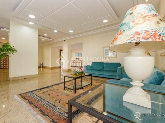 Apartamento com 3 quartos e 110m² para alugar em Menino Deus, Porto Alegre