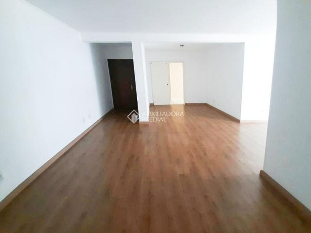 Apartamento com 3 quartos e 126m² para alugar em Jardim Lindóia, Porto Alegre