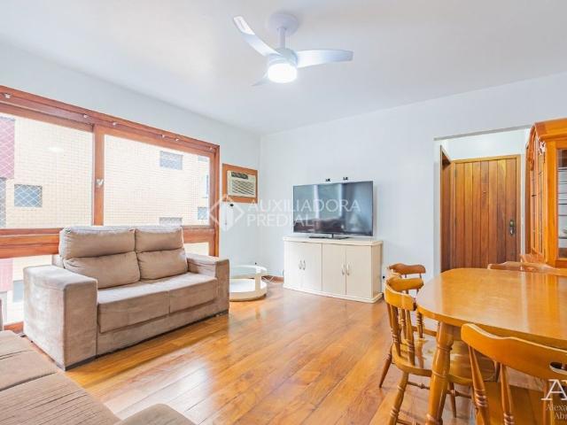 Apartamento com 3 quartos e 120m² para alugar em Moinhos de Vento, Porto Alegre