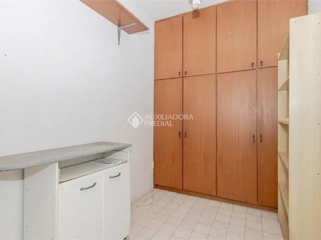 Apartamento com 3 quartos e 120m² para alugar em Rio Branco, Porto Alegre