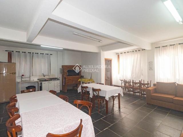 Apartamento com 3 quartos e 135m² para alugar em Floresta, Porto Alegre