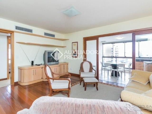 Apartamento com 3 quartos e 138m² para alugar em Bela Vista, Porto Alegre