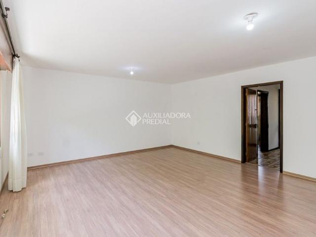 Apartamento com 3 quartos e 131m² para alugar em Farroupilha, Porto Alegre