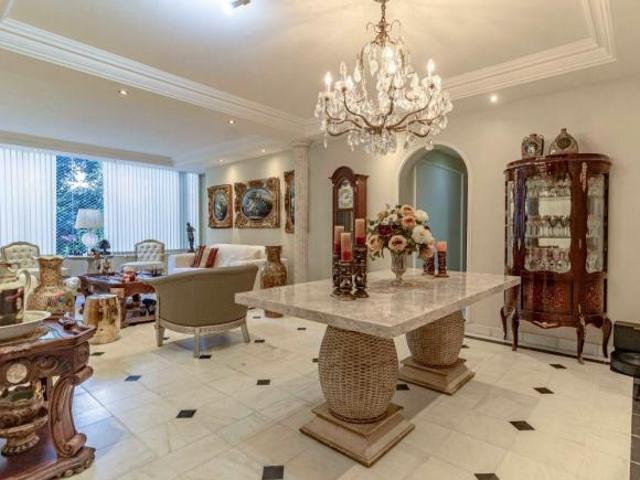 Apartamento com 3 quartos e 132 m² à venda na Asa Norte