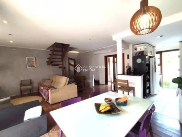 Apartamento com 3 quartos e 140m² para alugar em Menino Deus, Porto Alegre
