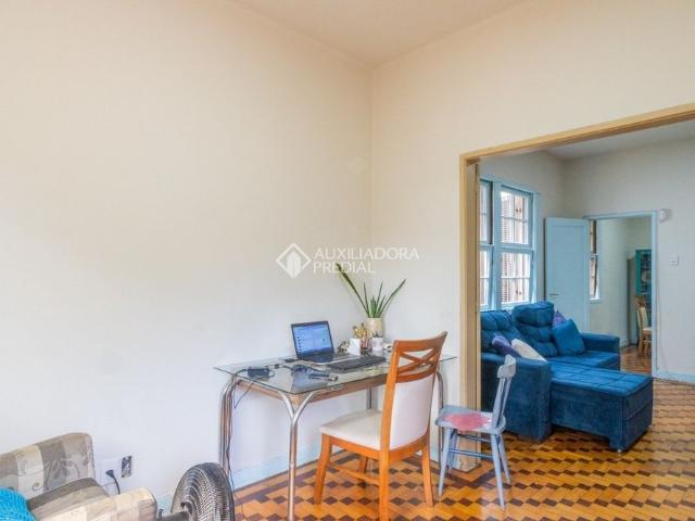 Apartamento com 3 quartos e 142m² para alugar em Menino Deus, Porto Alegre