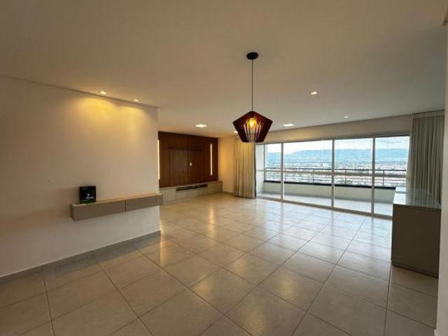 Apartamento com 3 quartos e 155 m² à venda em Vila Edmundo