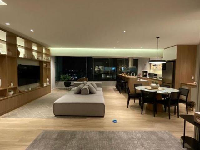 Apartamento com 3 quartos e 155 m² à venda em Vila Edmundo