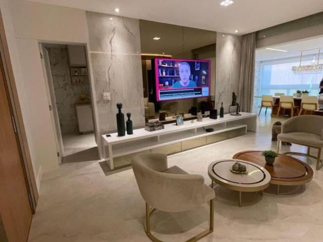 Apartamento com 3 quartos e 155 m² à venda, Ponta da Praia
