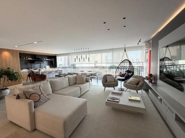 Apartamento com 3 quartos e 164 m² à venda em Vila Romana