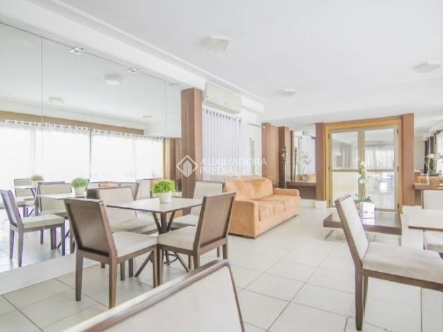 Apartamento com 3 quartos e 161m² para alugar em Moinhos de Vento, Porto Alegre