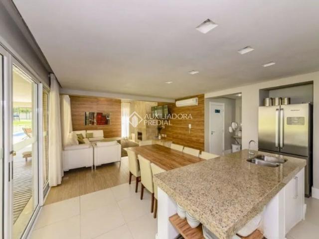 Apartamento com 3 quartos e 162m² para alugar em Central Parque, Porto Alegre