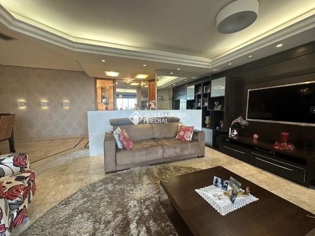 Apartamento com 3 quartos e 177m² para alugar em Centro, Novo Hamburgo