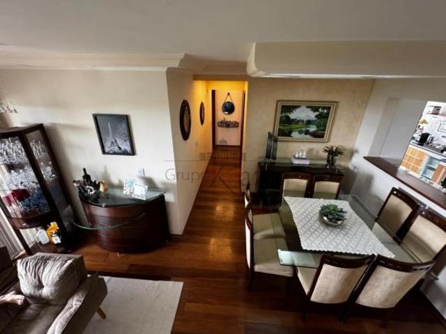 Apartamento com 3 Quartos e 191 m² à Venda em Bosque dos Eucaliptos