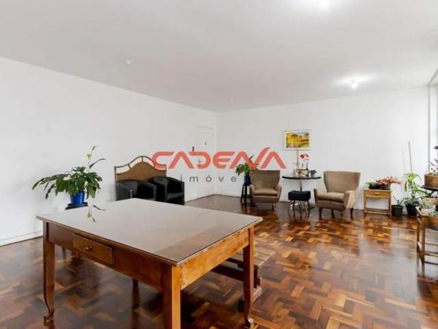 Apartamento com 3 quartos e 1 vaga à venda no Centro