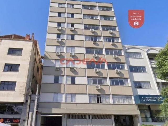 Apartamento com 3 quartos e 1 vaga à venda no Água Verde