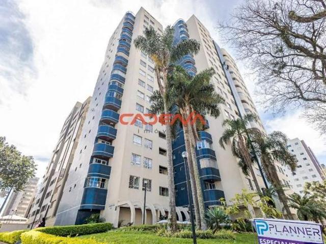 Apartamento com 3 quartos e 1 vaga à venda no Água Verde