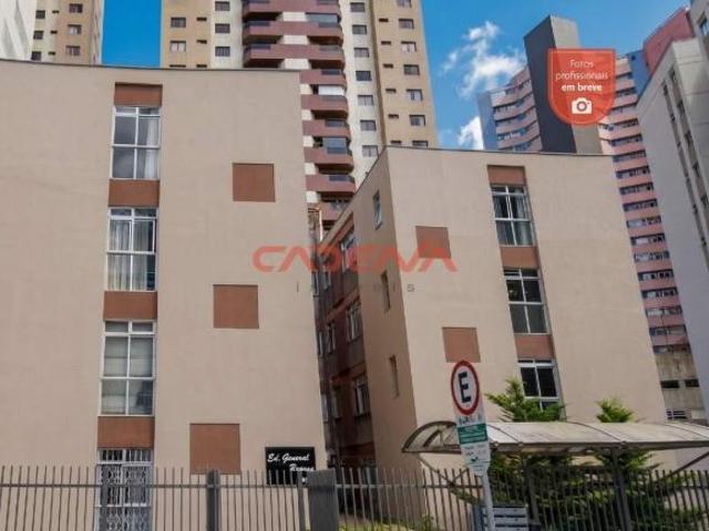 Apartamento com 3 quartos e 1 vaga à venda no Água Verde