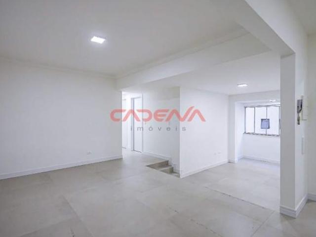 Apartamento com 3 quartos e 1 vaga à venda no Água Verde