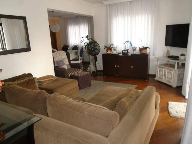 Apartamento com 3 Quartos e 1 banheiro à Venda, 150 m² por R$ 905.000