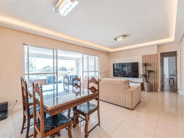 Apartamento com 3 Quartos e 1 banheiro à Venda, 117 m² por R$ 1.180.000