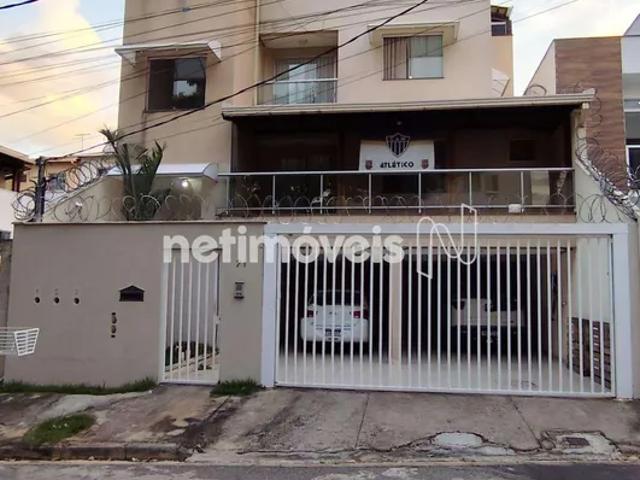 Apartamento com 3 Quartos e 1 banheiro à Venda, 129 m² por R$ 480.000