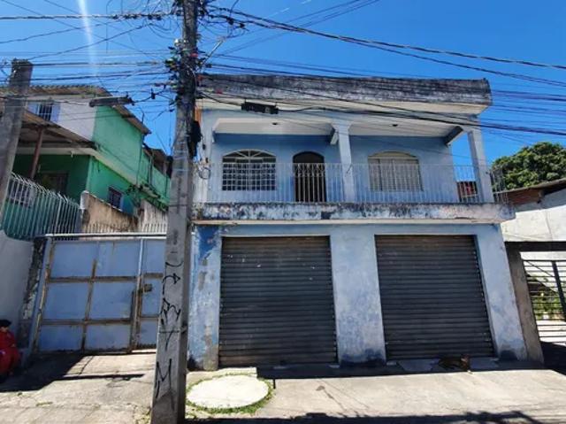 Apartamento com 3 Quartos e 1 banheiro à Venda, 250 m² por R$ 300.000